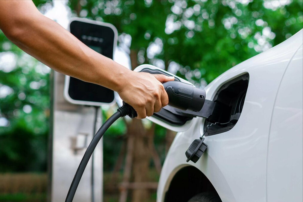 Commercial EV Charging Solutions | Reliable & EfficientEV Charging